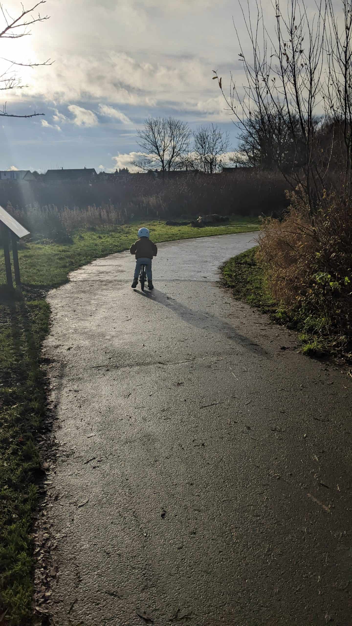 Yeadon Tarn, Leeds Review For Families | Play Park & Trails