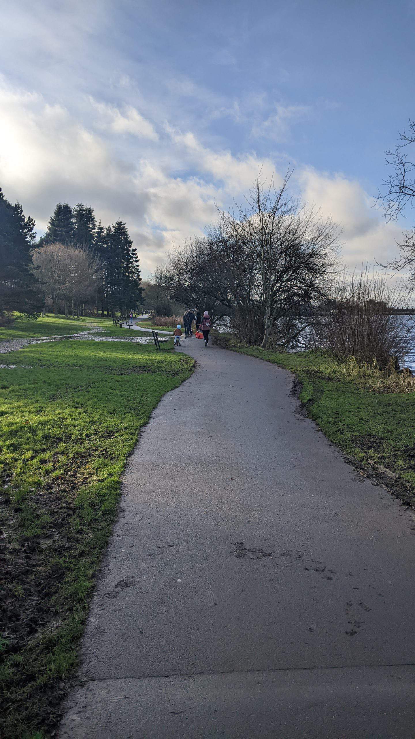 Yeadon Tarn, Leeds Review For Families | Play Park & Trails